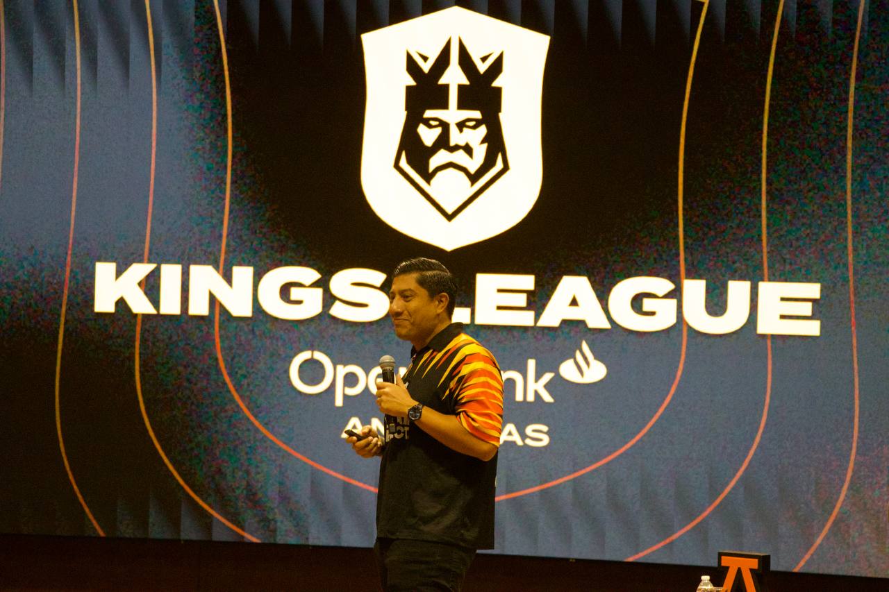 Edwin Victoria comparte en la Anáhuac Puebla cómo la Kings League revolucionó el marketing ...